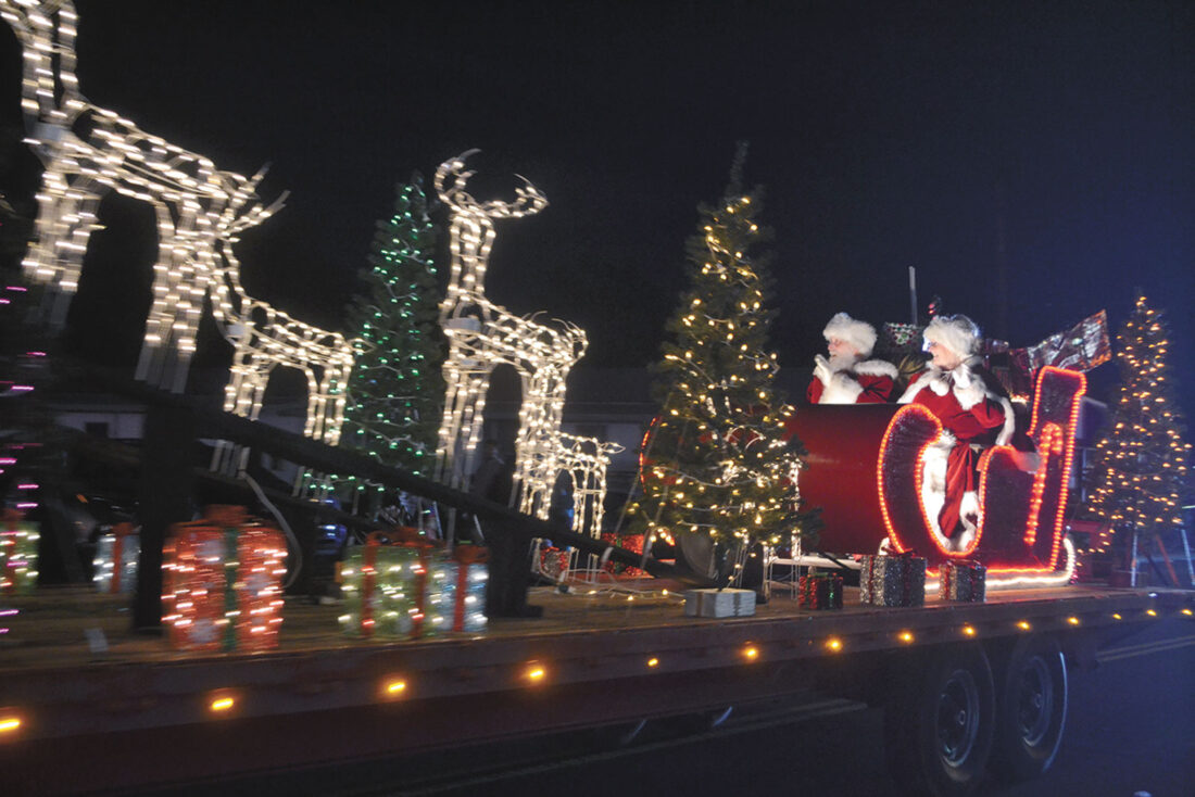 Picture This: Holly Jolly Belpre | News, Sports, Jobs - News and Sentinel